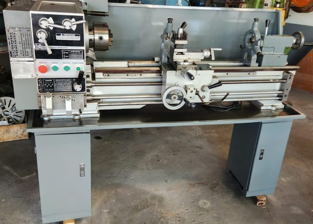 TORNO PARALELO BTA 1000MM (MONOFASICO)
